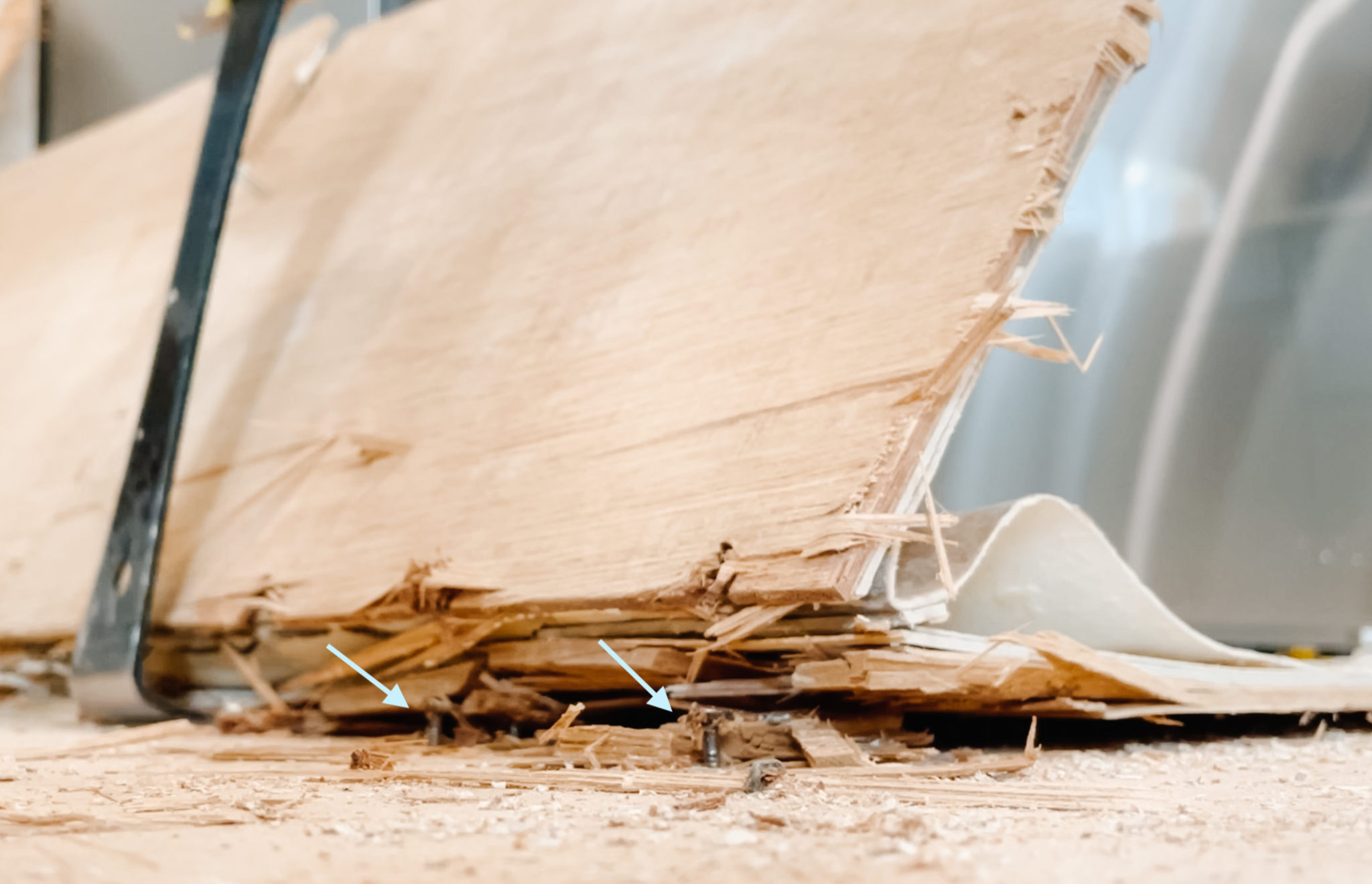 How to Demo your Floors: Pulling up Vinyl Flooring